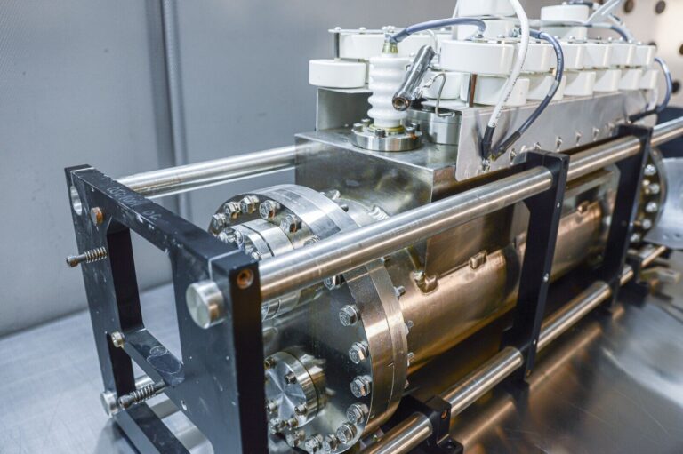 MKS Instruments Chamber - Pinnacle Medical Equipment
