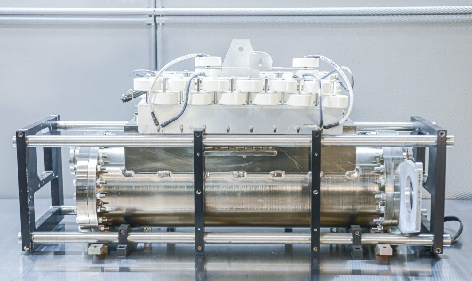 MKS Instruments Chamber - Pinnacle Medical Equipment