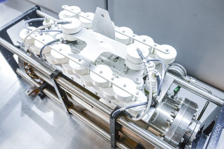 MKS Instruments Chamber - Pinnacle Medical Equipment