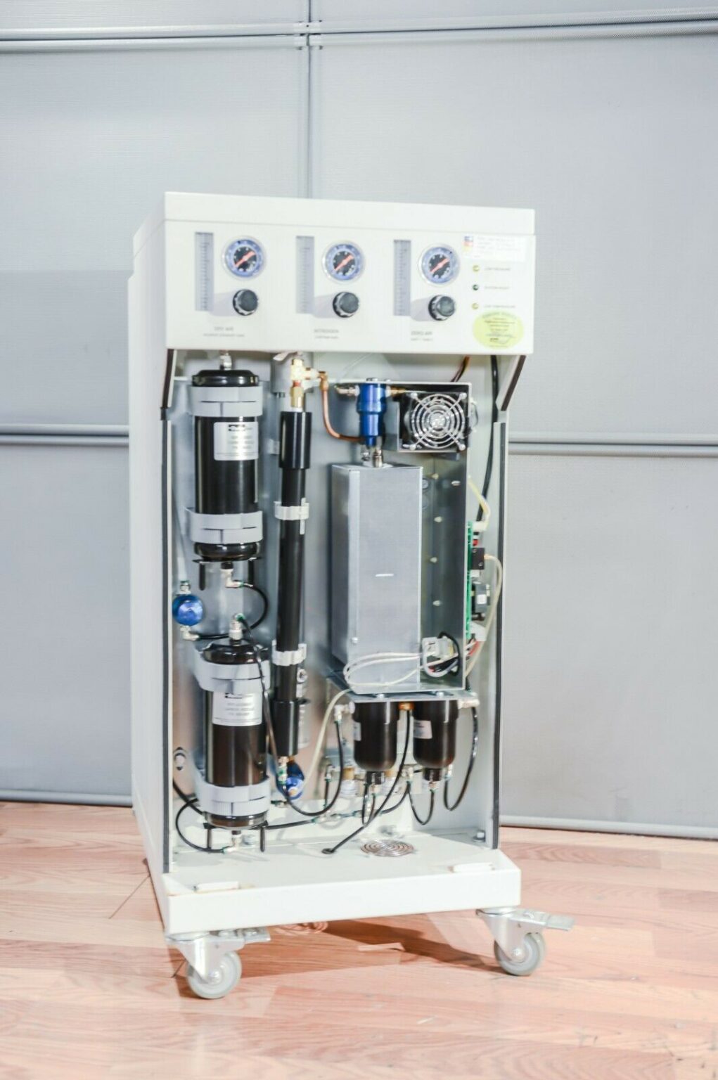 Parker Balston LCMS-5000NA TRIGAS Generator - Pinnacle Medical Equipment