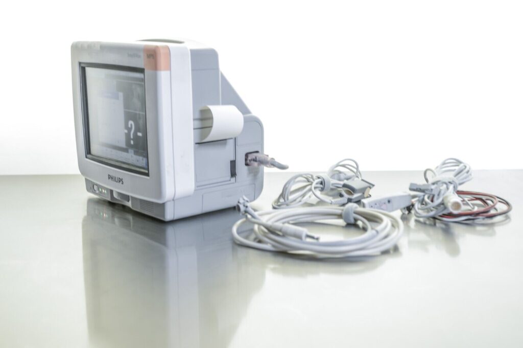 Philips IntelliVue MP5 Patient Monitor - M8105A Philips SpO2 / ECG ...