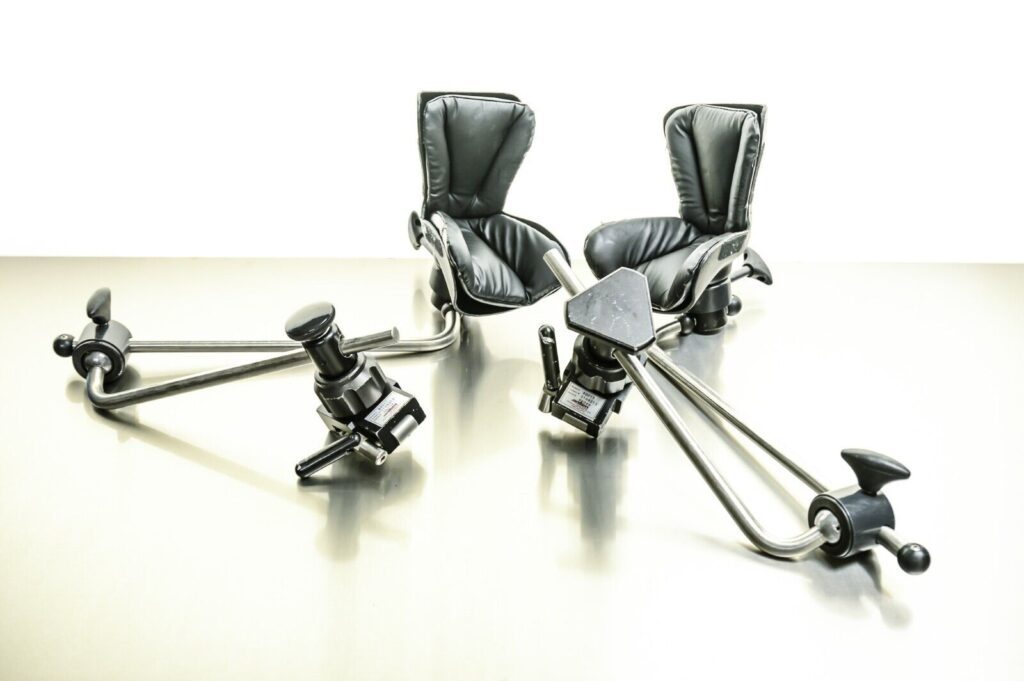 Allen Medical Pediatric Stirrups L & R w/ 40017 Clamps and 27451 Pads ...