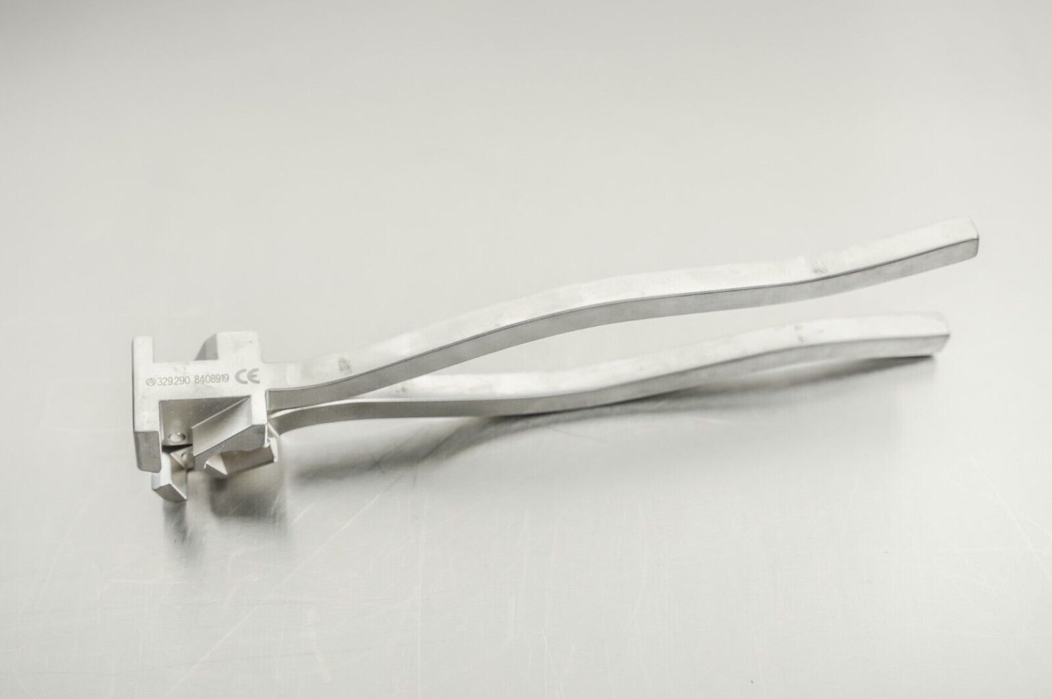 Synthes SWISS Bending Pliers Surgical Instrument 329.290 - Pinnacle ...