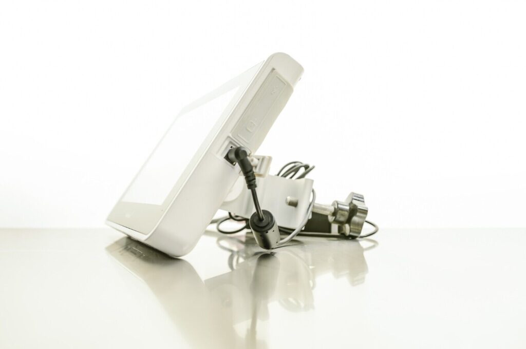 Ambu aView Monitor w/ Power Supply & Pole Clamp 405001000 - Pinnacle ...