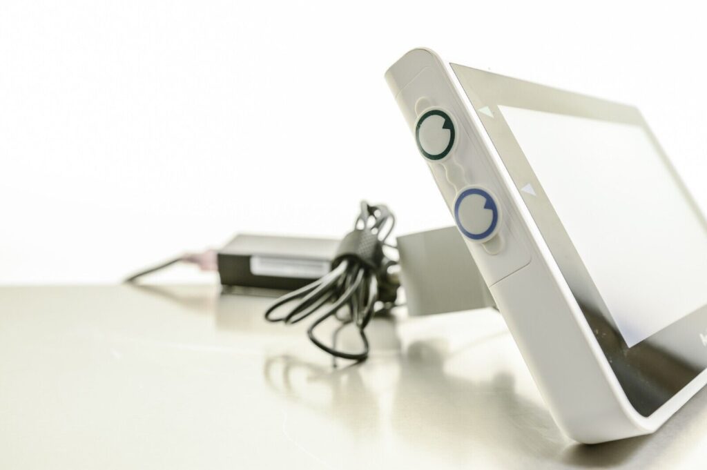 Ambu aView Monitor w/ Power Supply & Pole Clamp 405001000 - Pinnacle ...