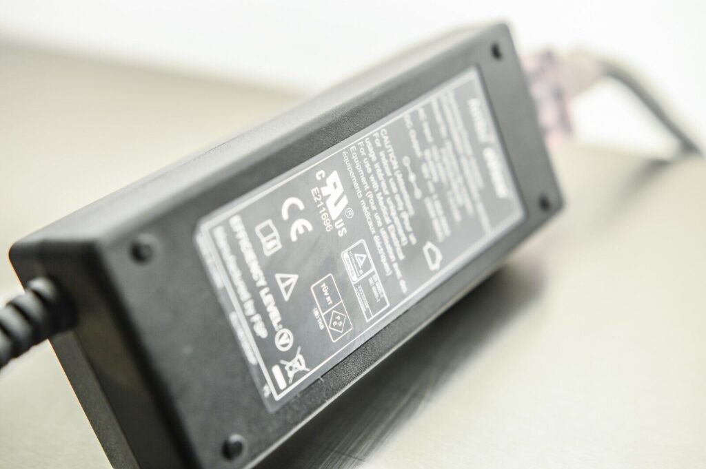 Ambu aView Monitor w/ Power Supply & Pole Clamp 405001000 - Pinnacle ...