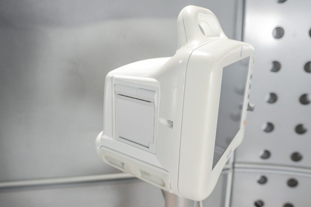 GE Healthcare Dash 3000 Patient Monitor w/ Rolling Stand - Pinnacle ...