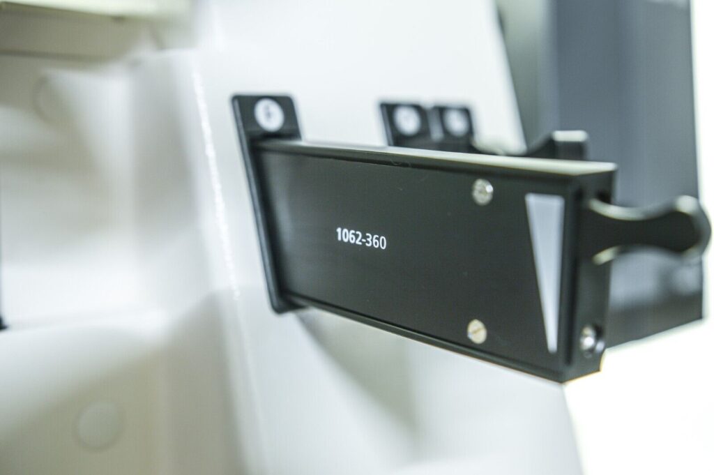 Carl Zeiss Axiovert 200M w/ HBO 100, AxioCam HRC, PLAN APOCHROMAT, EC ...