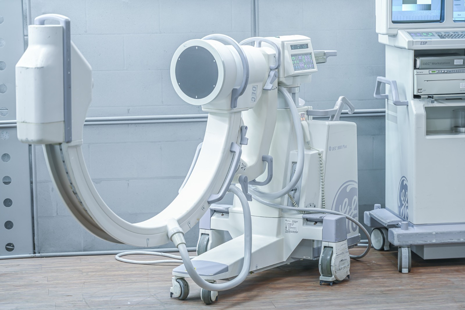 GE OEC 9800 PLUS Mobile C-Arm System 1K x 1K Digital Imaging ESP ...