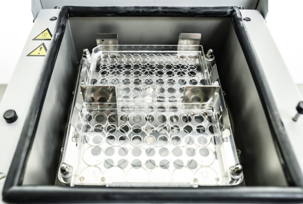 Labnet VorTemp 56 Shaking Incubator for Microtubes & Microplates S2056A ...