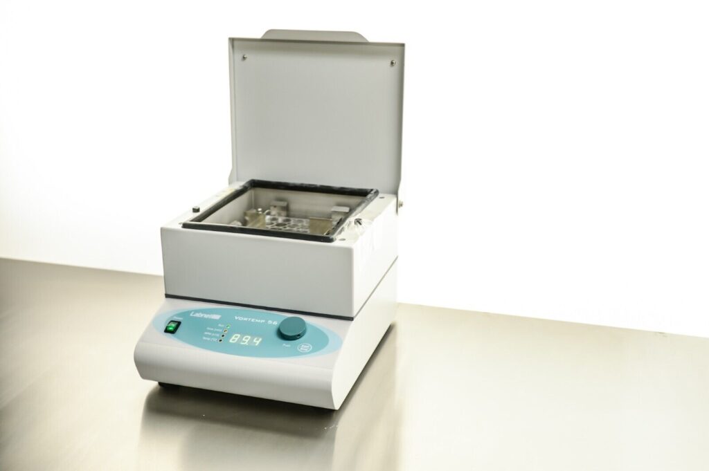 Labnet VorTemp 56 Shaking Incubator for Microtubes & Microplates S2056A ...