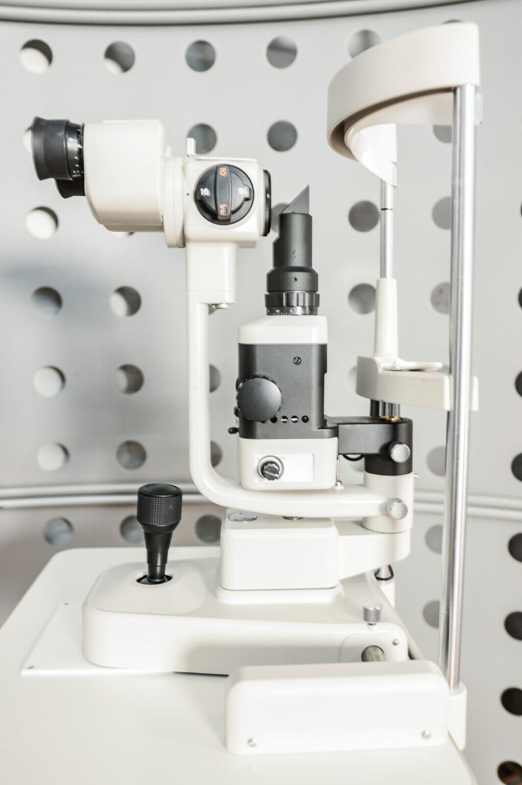 Topcon SL-2G Magnifying Slit Lamp Fluorescent LED - SL 2G w/ Cline ...