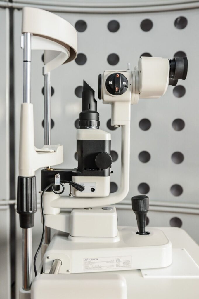 Topcon SL-2G Magnifying Slit Lamp Fluorescent LED - SL 2G w/ Cline ...