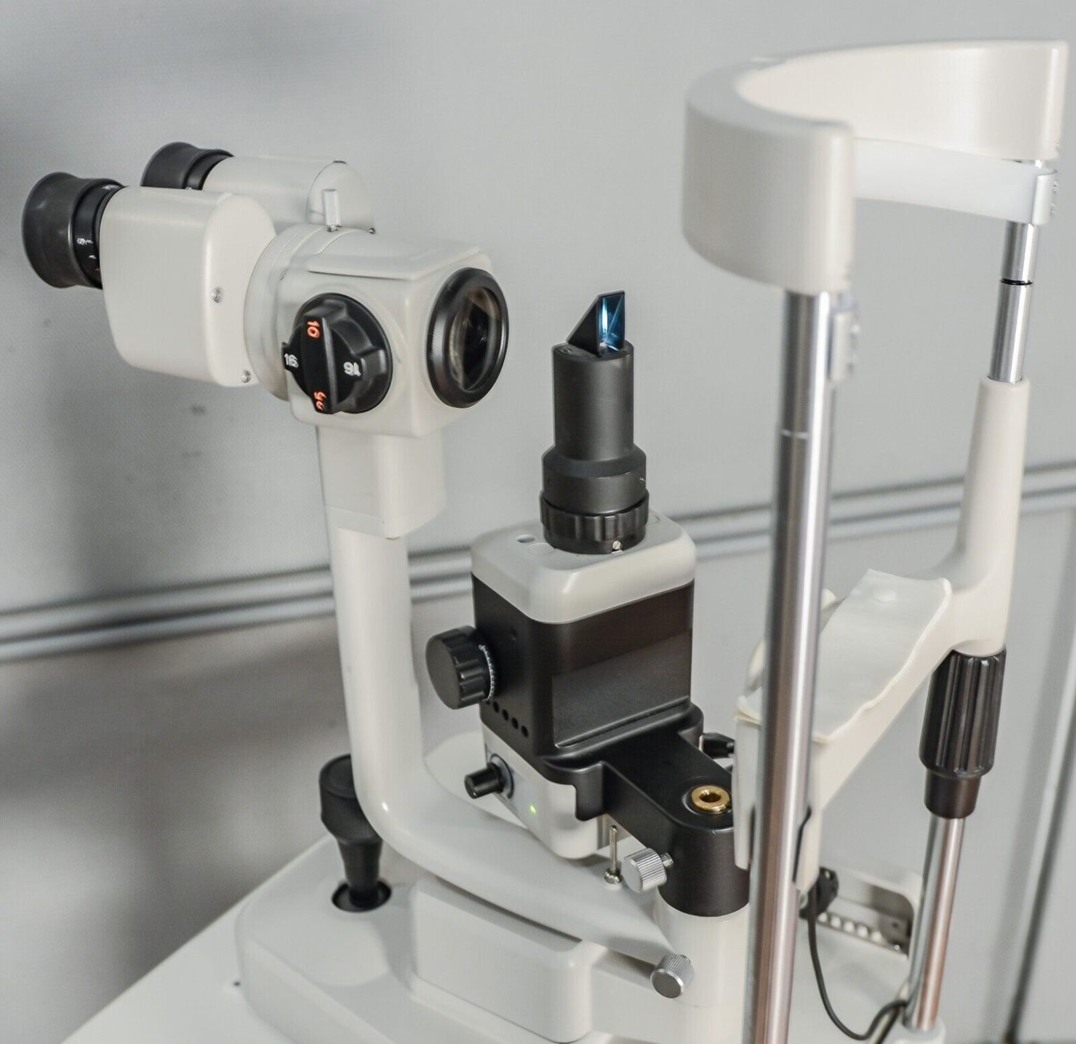 Topcon SL-2G Magnifying Slit Lamp Fluorescent LED - SL 2G w/ Cline ...