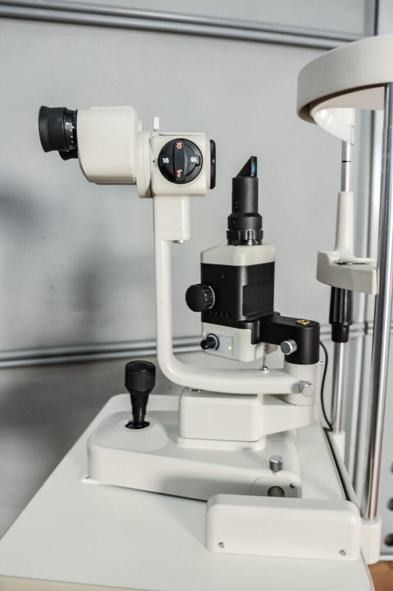 Topcon SL-2G Magnifying Slit Lamp Fluorescent LED - SL 2G w/ Cline ...