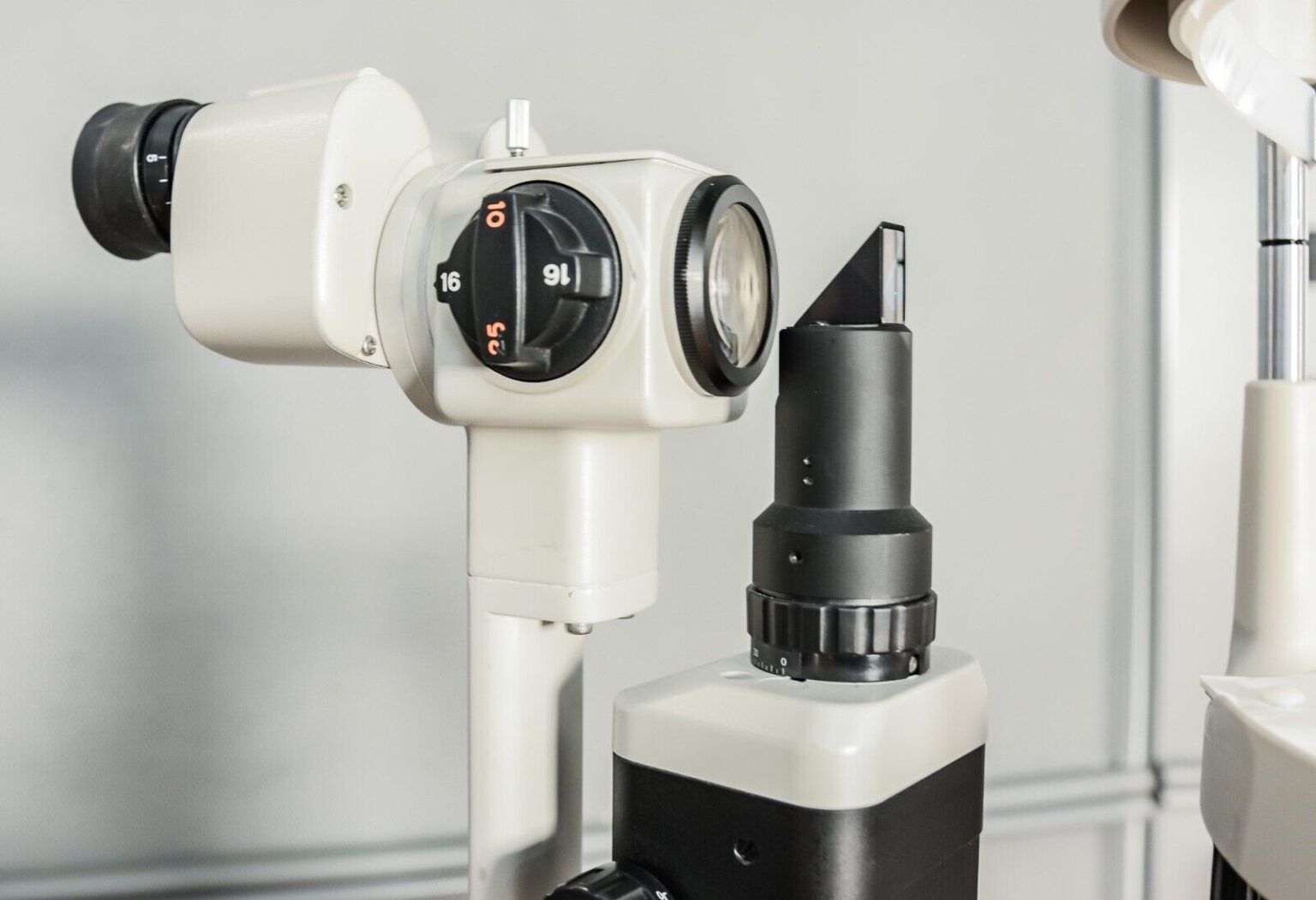 Topcon SL-2G Magnifying Slit Lamp Fluorescent LED - SL 2G w/ Cline ...