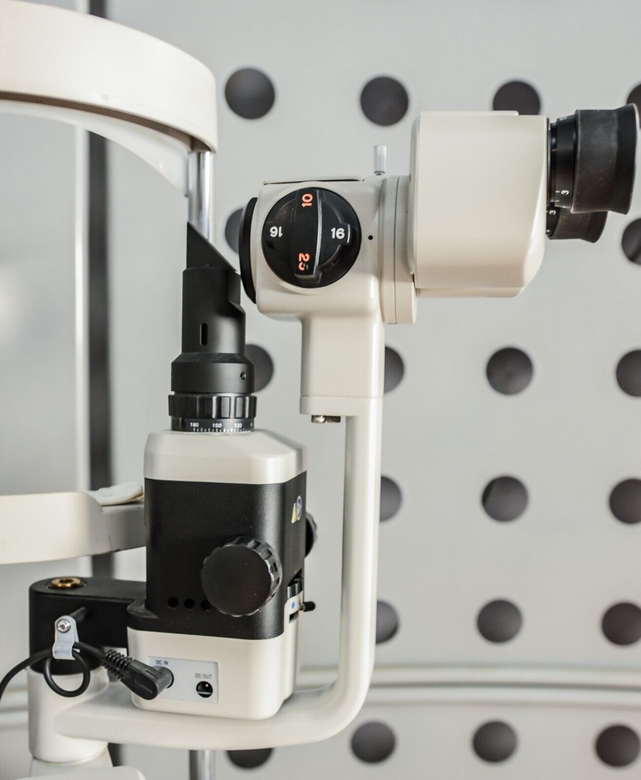 Topcon SL-2G Magnifying Slit Lamp Fluorescent LED - SL 2G w/ Cline ...