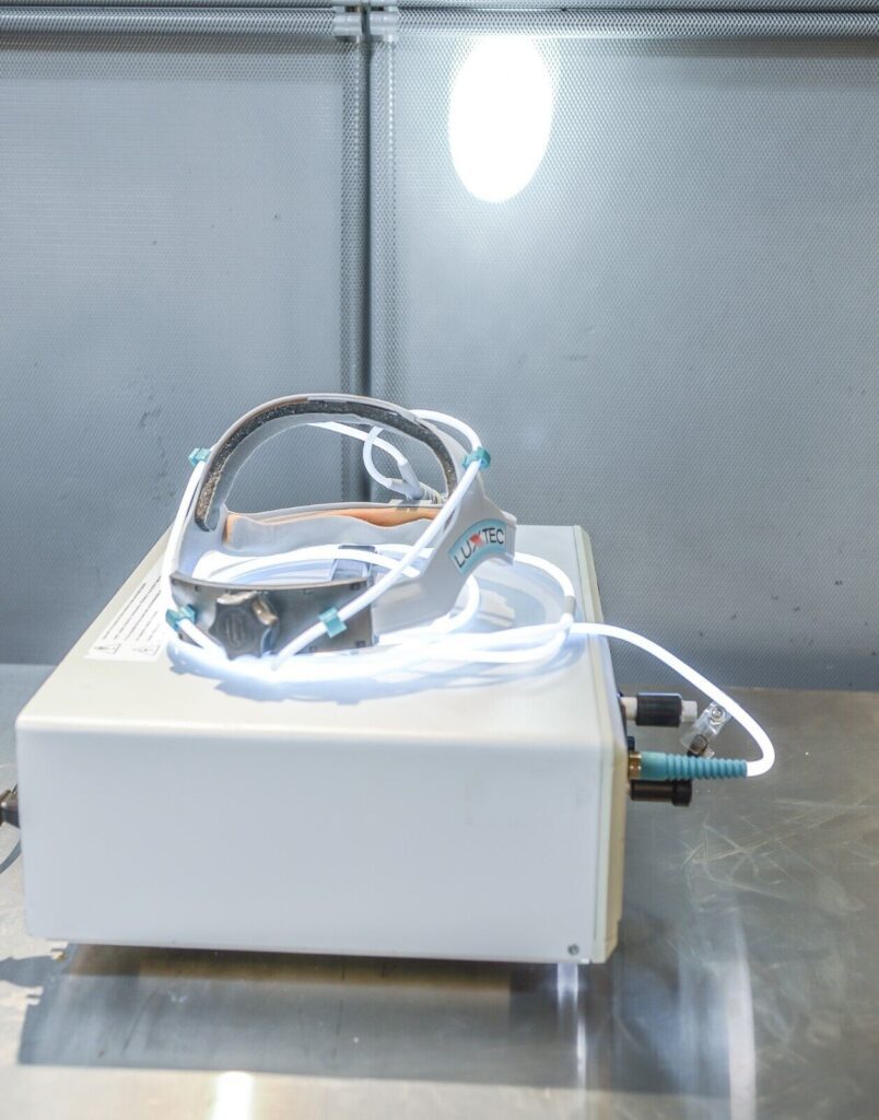 Luxtec 9300XSP Xenon Fiber Optic Light Source With Integra Head Light ...