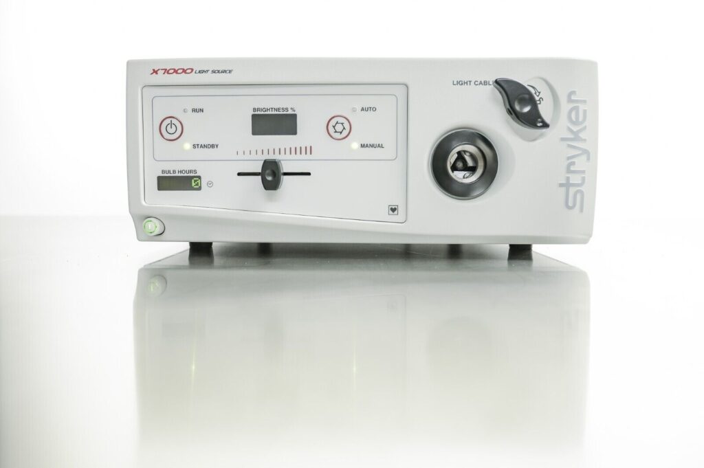 Stryker Endoscopy X7000 Light Source w/ Endosuite Technology 220-190 ...